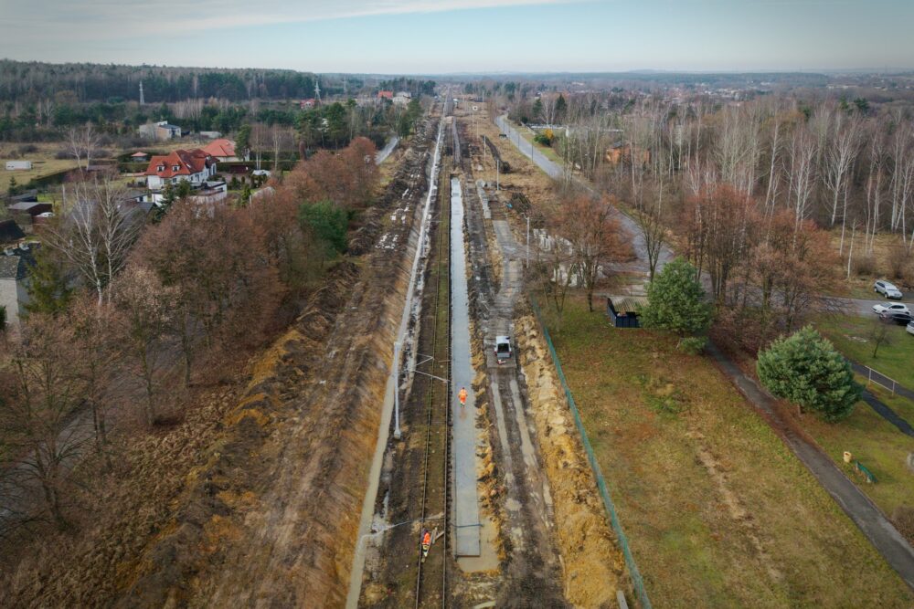 Nowy wiadukt kolejowy w Chorzowie dla sprawnych podróży koleją - PLK - towary na tory